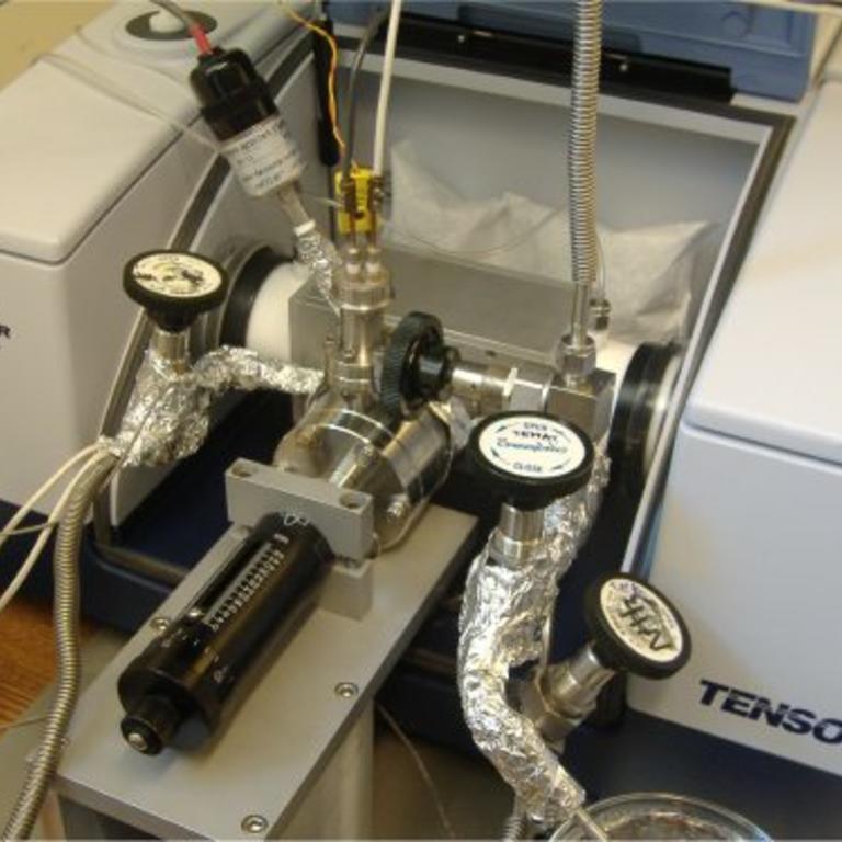 FT-IR Instruments | Zaera Research Group